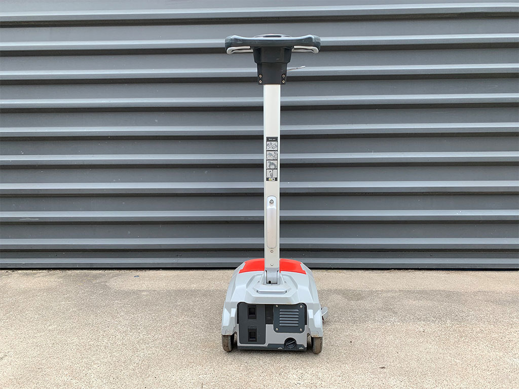 Schrobmachine comac vispa XS - Verhagen Leiden