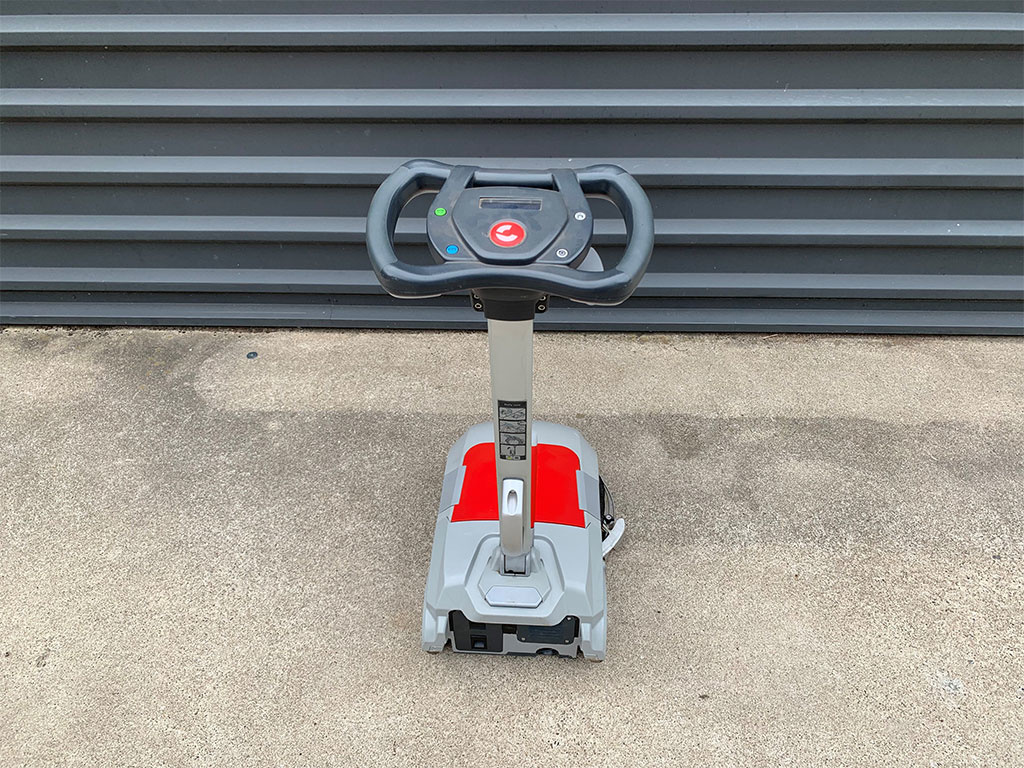 Schrobmachine comac vispa XS - Verhagen Leiden